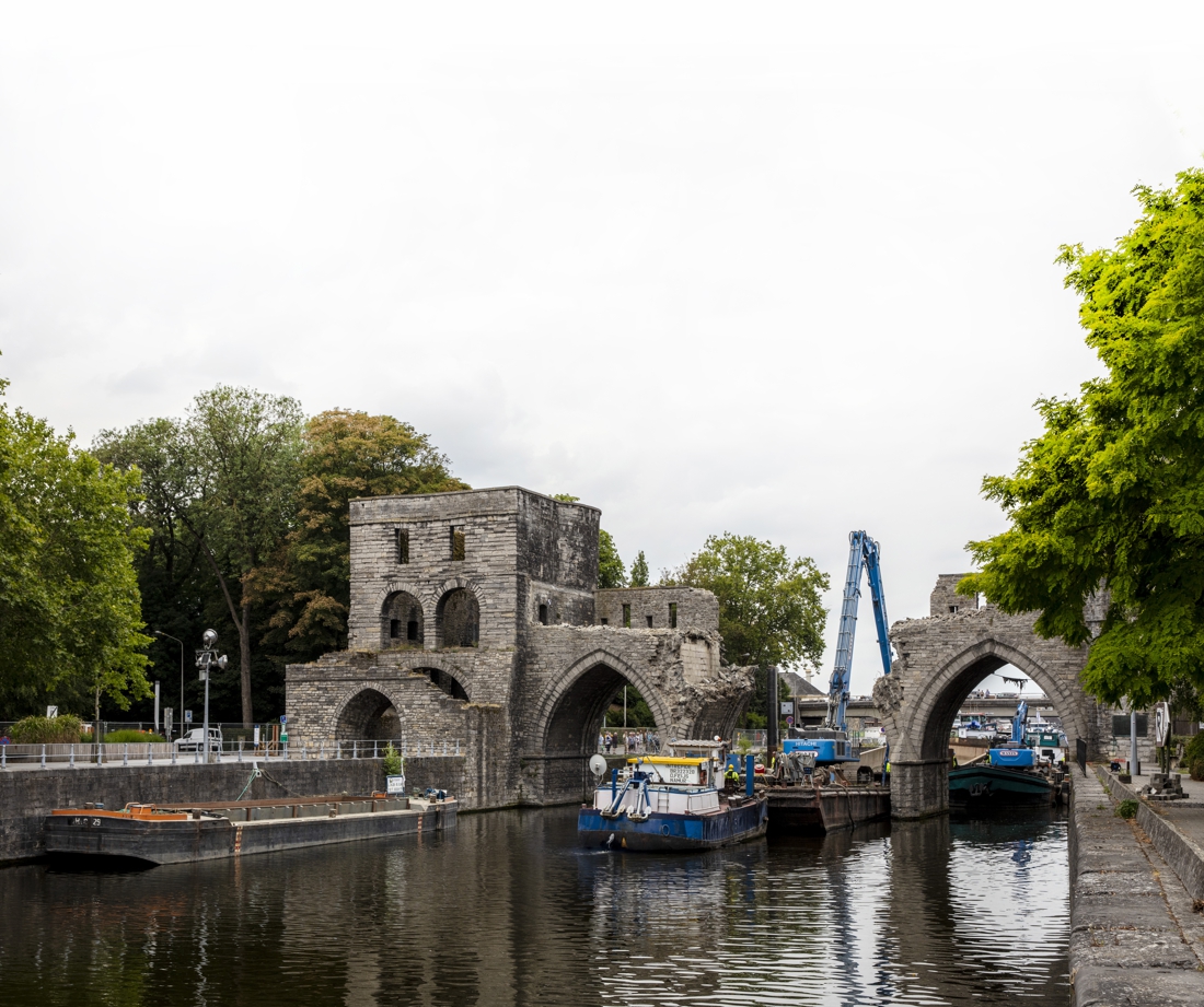 Eeuwenoude Brug In Doornik Afgebroken Werelderfgoed Tot De